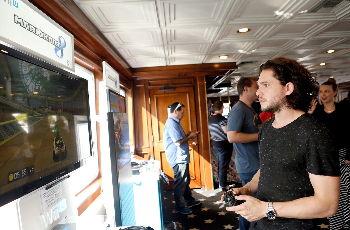 File:Comic-Con International 2014 Nintendo Lounge e.jpg - Super Mario ...
