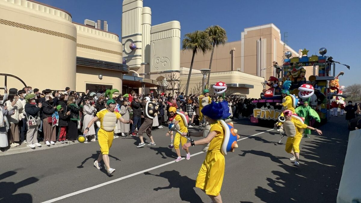 File:USJ No Limit Parade Dancers.jpg - Super Mario Wiki, the Mario ...