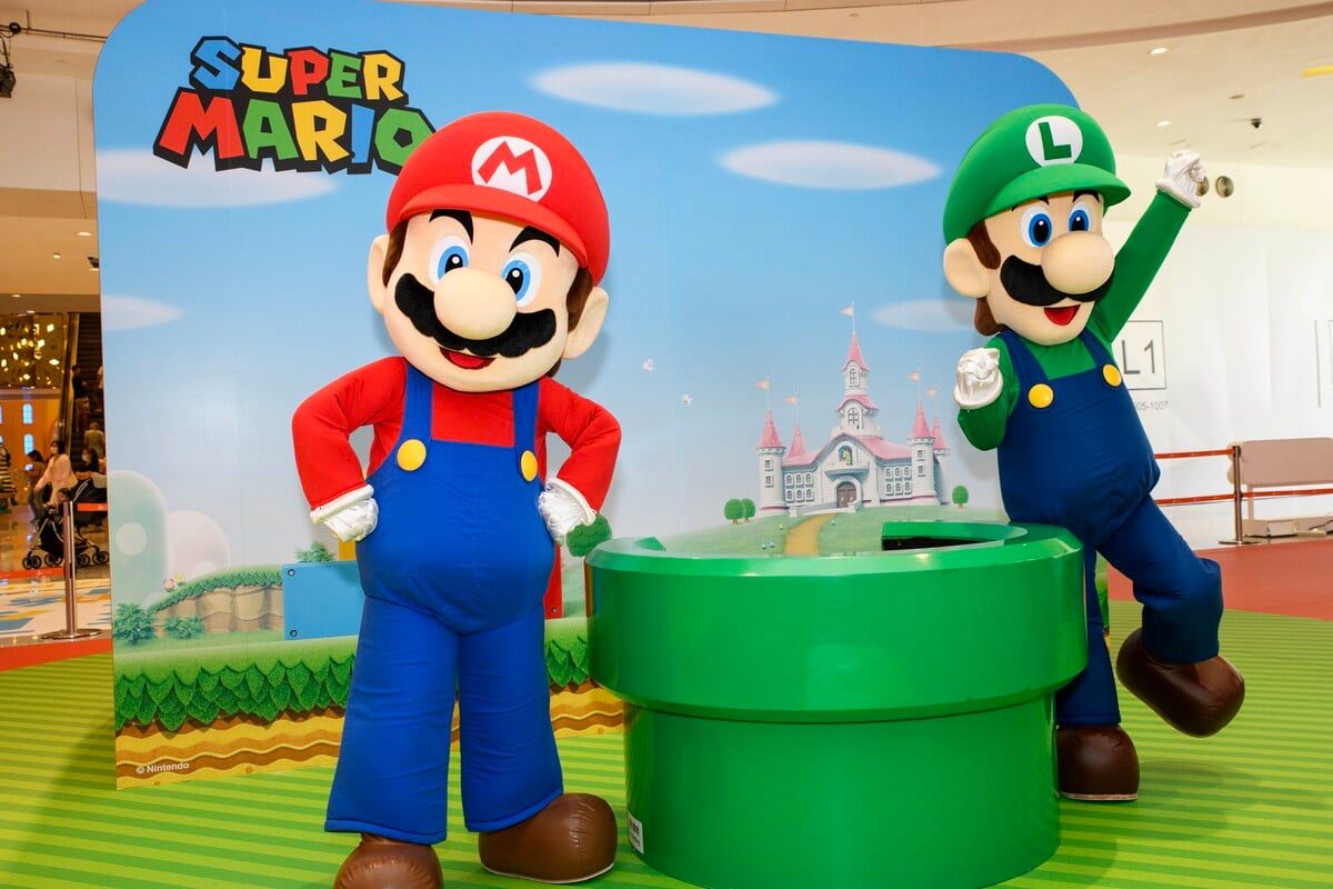 File:Nintendo HK DPark Mascot Promotional Photo 1.jpg - Super Mario ...
